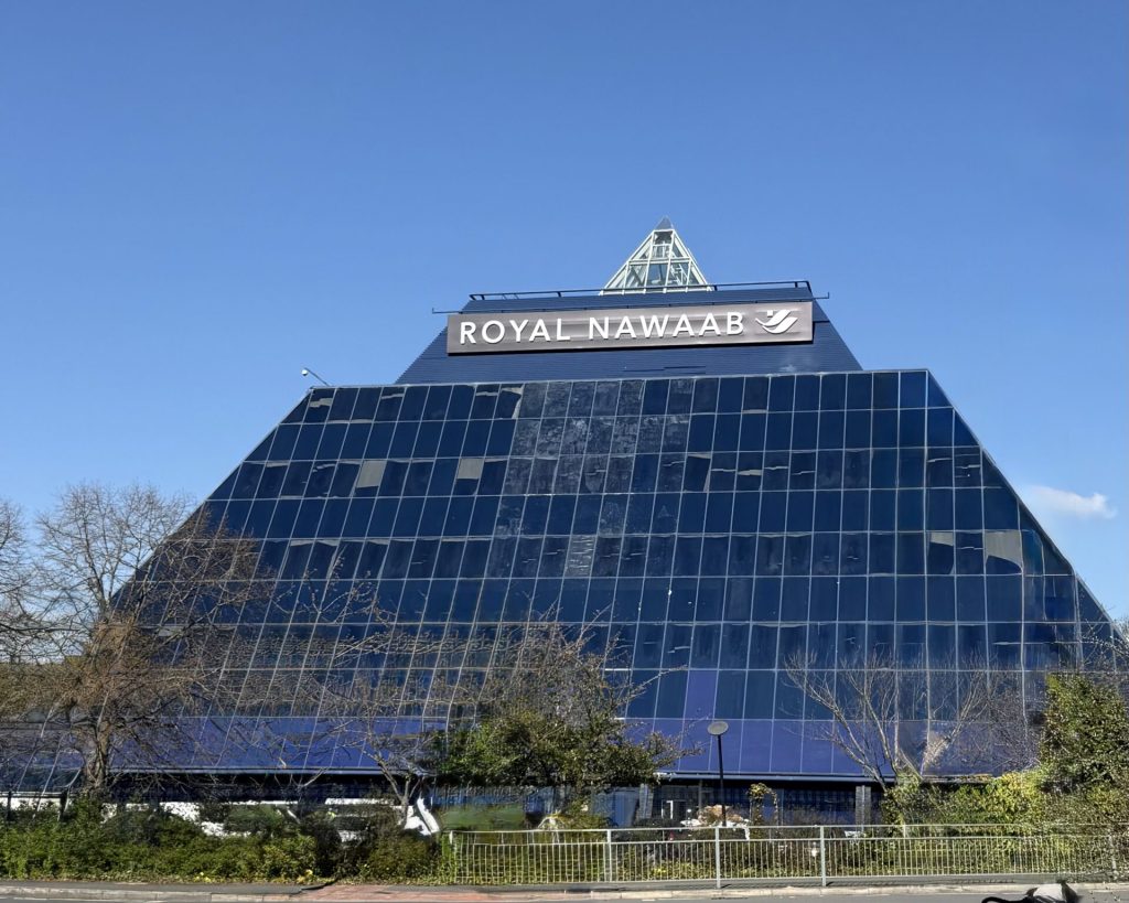 Pyramid restaurant drawing crowds to Stockport | Harden's